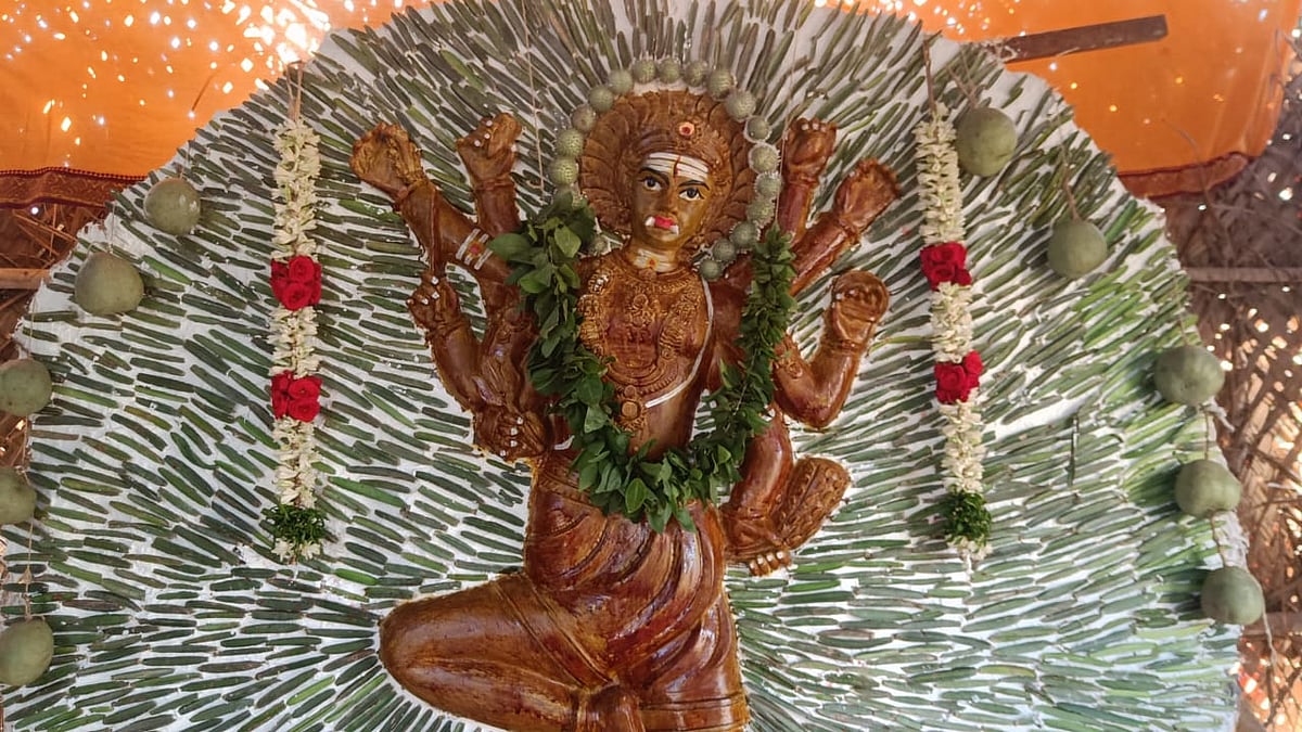 பிரமிக்க வைக்கும் 9 அடி உயர கஜசம்ஹார மூர்த்தி - நகரியில் மகாசிவராத்திரி ...