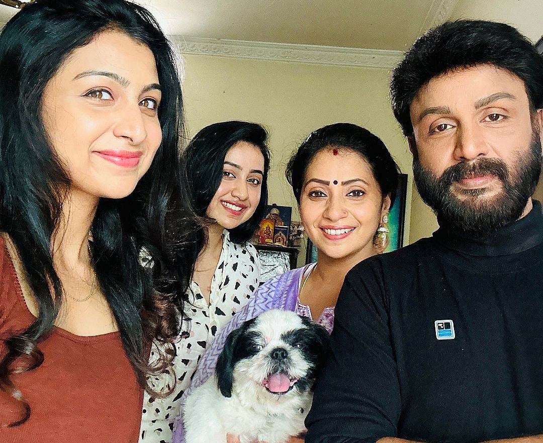 ரஞ்சிதமே: "அப்பாவுக்கு கேன்சர்; அவருக்காக ப்ரே பண்ணுங்க!" - நடிகர் ...