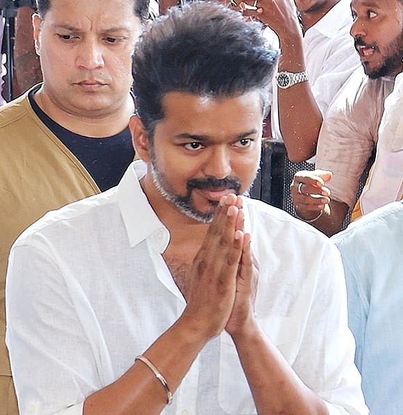 விஜய்யின் தமிழக வெற்றிக் கழக கொடியில் வாகை மலர் உள்ளதா..?! அதன் ...