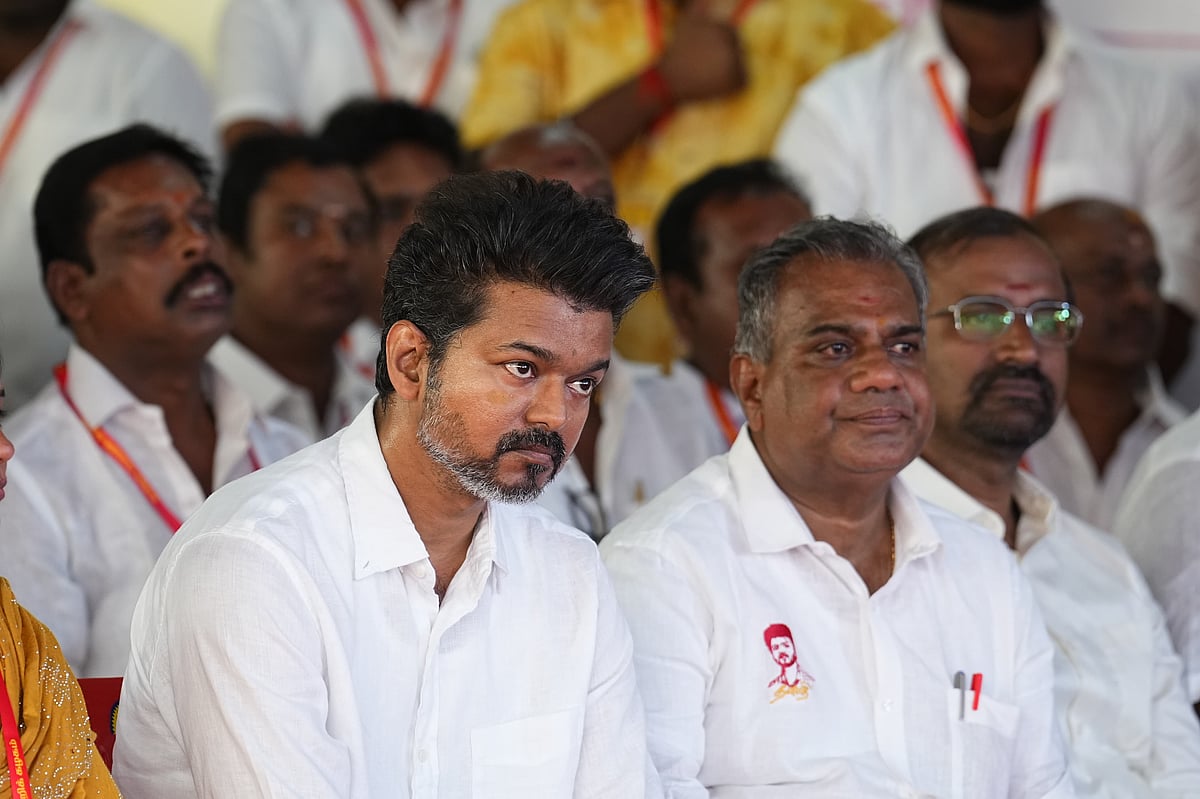 Vijay: எம்.ஜி.ஆரை பின்பற்ற முயன்ற த.வெ.க; விக்கிரவாண்டியை விஜய் லாக் ...