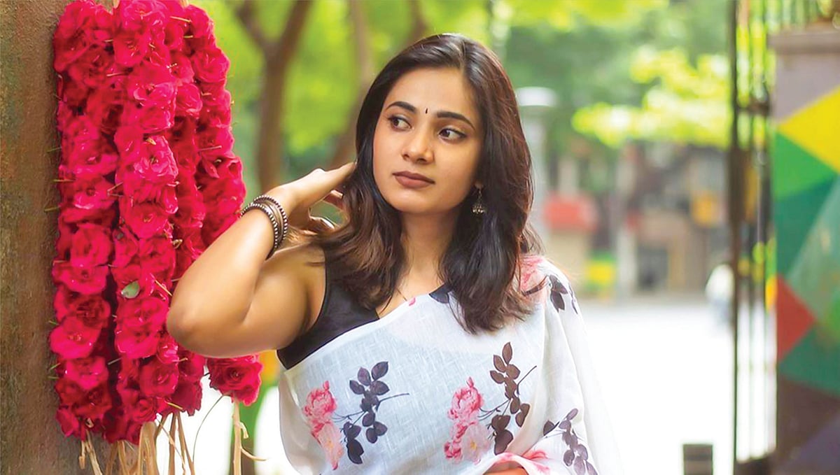 Ananda Vikatan - 20 November 2024 - “அஜித்கிட்ட எடுத்துக்கிட்ட வாழ்நாள் பாடம்!” | tv actress ...