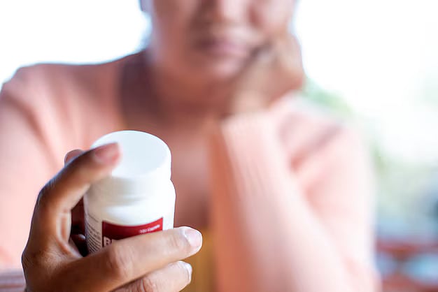 Doctor Vikatan: அனீமியா... இரும்புச்சத்து மாத்திரைகள் சாப்பிட்டால் ...