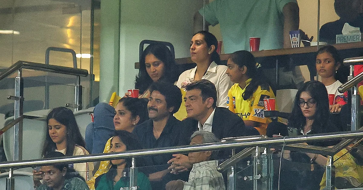 Ajith Kumar : சேப்பாக்கத்தில் CSK vs SRH போட்டியை ஒன்றாக கண்டுகளிக்கும் ... Ajith Kumar : சேப்பாக்கத்தில் CSK vs SRH போட்டியை ஒன்றாக கண்டுகளிக்கும் ...