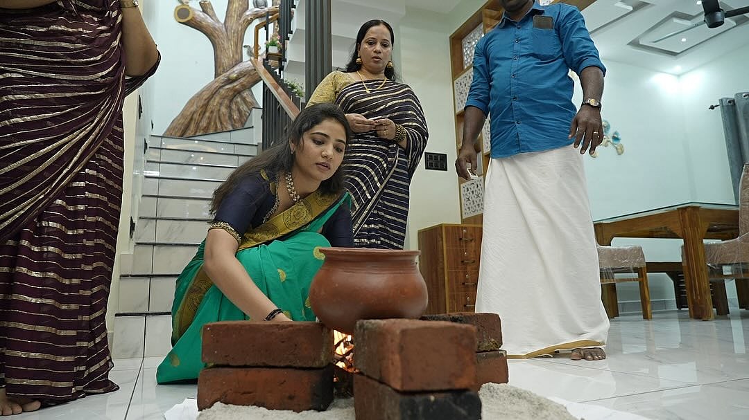 Anshitha: 'கடின உழைப்பின் பலன்!' - புதிதாக வீடு ஒன்றை வாங்கியிருக்கும் ...