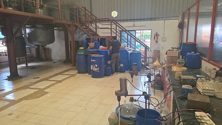 தெலங்கானா கெமிக்கல் தொழிற்சாலையில் ரூ.12000 கோடி போதைபொருள் பறிமுதல் ...