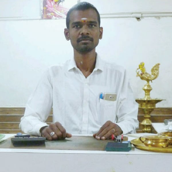 Nanayam Vikatan - 30 April 2017 - அன்று ஆபிஸ் பாய்... இன்று ஹோட்டல் ...