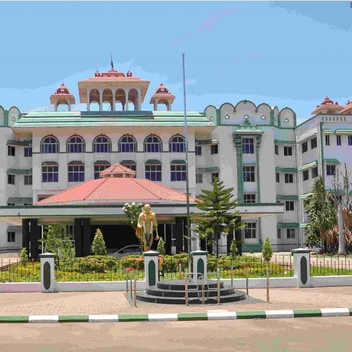 மதுரை மாநகராட்சி ஆணையர் மற்றும் காவல் ஆணையர் பதிலளிக்க நீதிமன்றம் ...