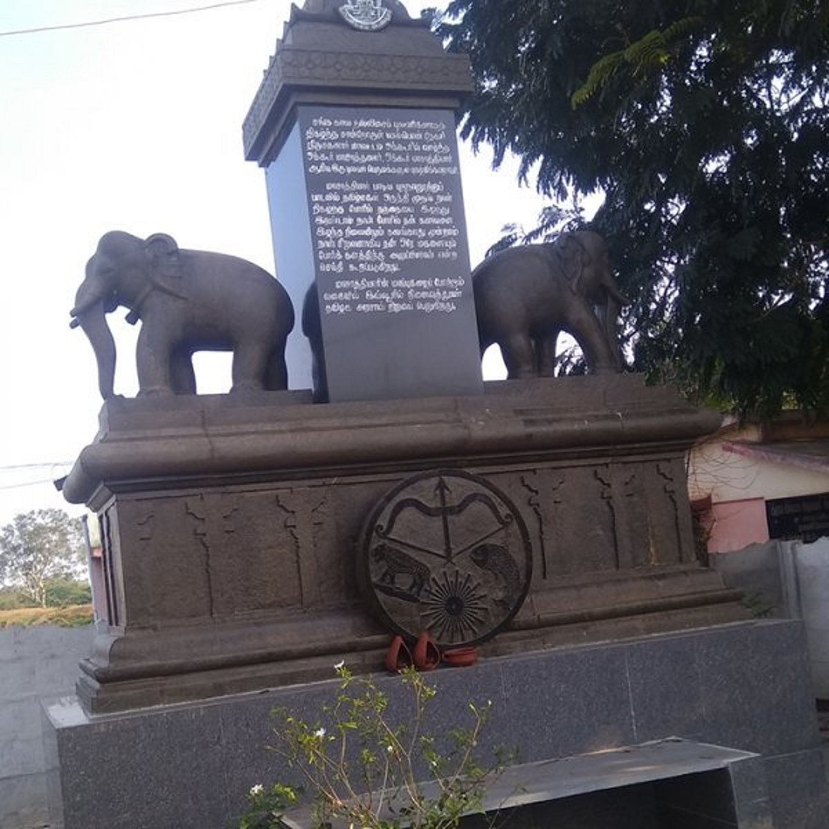 வீரத்திற்கு வித்திட்ட புலவர் மாசாத்தியார்...! கேட்பாரின்றிக் கிடக்கும் ...