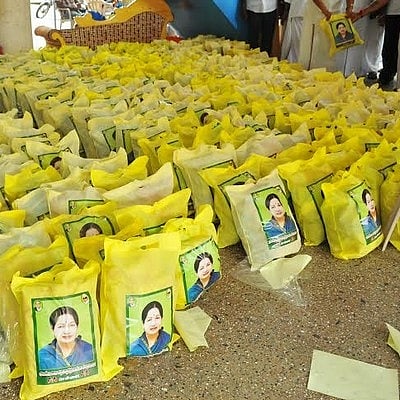 நிறுத்தியது திமுக... தொடர்கிறது அதிமுக... எதில் தெரியுமா? | AIADMK men ...