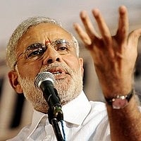 யோகாவை ஆதரிக்கும் மோடி! | Modi supports yoga! - Vikatan