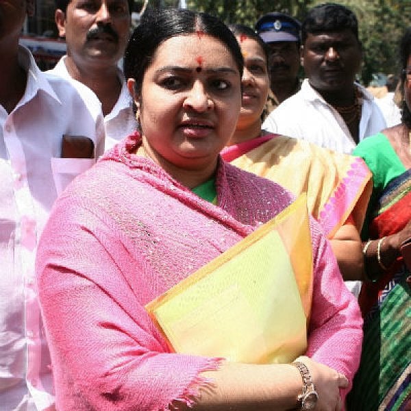 போயஸ் கார்டன் ஜெ., வீட்டுக்கு விரைந்த தீபா..! | Jayalalitha nephew ...