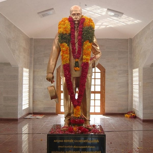பென்னிகுயிக் சிலைக்கு மரியாதை செலுத்தாத பன்னீர்செல்வம் - விவசாயிகள் ...