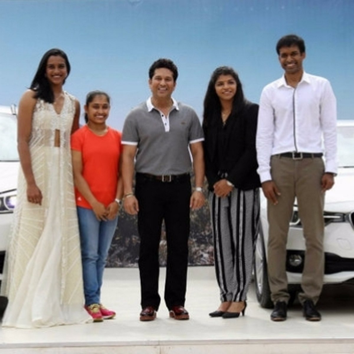 பி.எம்.டபிள்யூவும் 25 லட்சமும் தீபா கர்மகரின் தற்போதைய காரும்! | Deepa ...