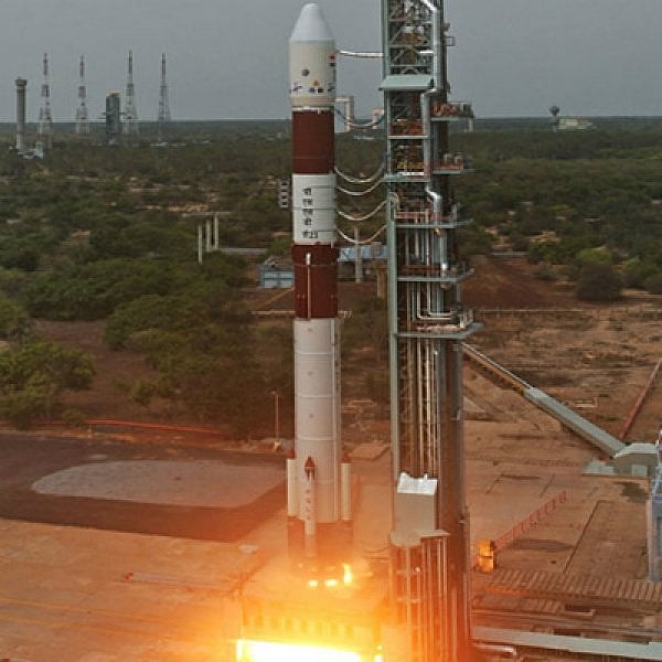 31 செயற்கைக்கோள்களுடன் இன்று விண்ணில் பாய்கிறது PSLV C 38 ராக்கெட் ...