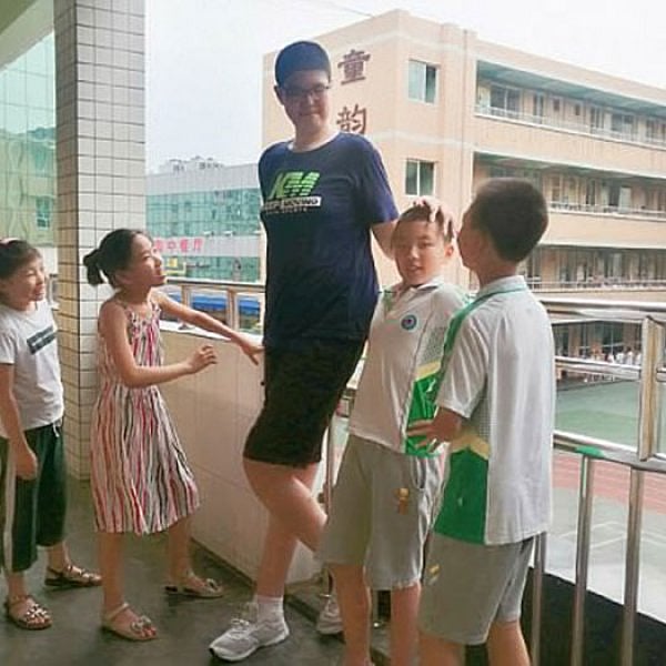 chutti Vikatan - 15 September 2018 - ஆறாம் வகுப்பு... ஆறடி உயரம்! | Ren ...