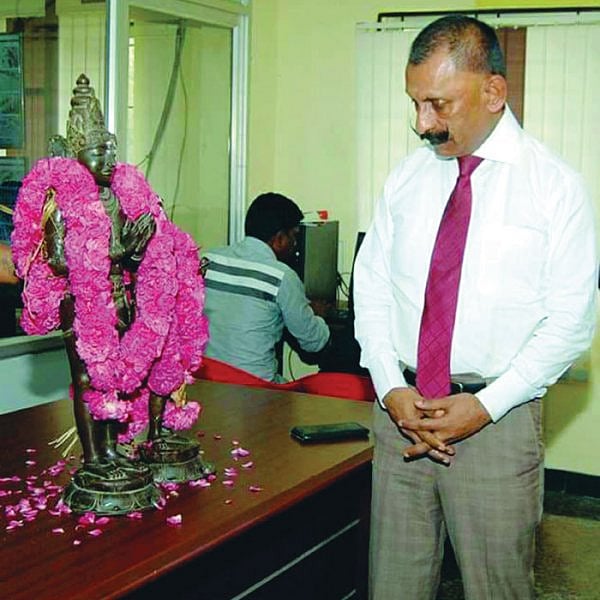 Sakthi Vikatan - 14 August 2018 - நாரதர் உலா - ராஜராஜ சோழன் சிலை ...