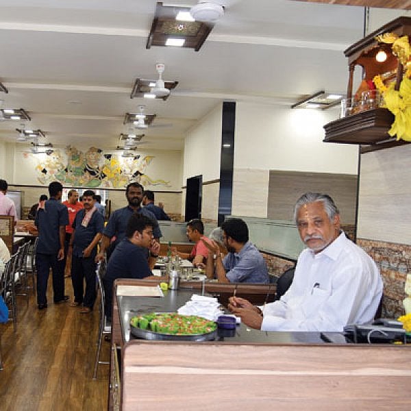 Aval Kitchen - 01 June 2017 - உணர்வோடு ஓர் உணவகம்! | Mani's Lunch Home ...