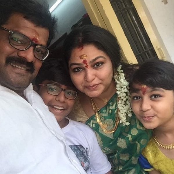 டைரக்டர் கனவே வேணாம், நாலு காசு பார்க்கலாமா'னு கேட்டார்?!" - சோனியா ...