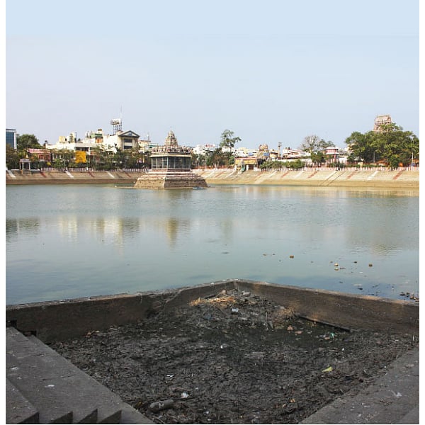 Sakthi Vikatan - 25 April 2017 - நாரதர் உலா... - புனிதம் இழக்கும் ...