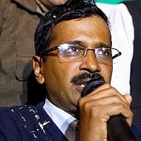 ஊழல்வாதிகளை பற்றி தகவல் கொடுக்க உதவி எண் அறிவிப்பு; கெஜ்ரிவால் அரசு ...