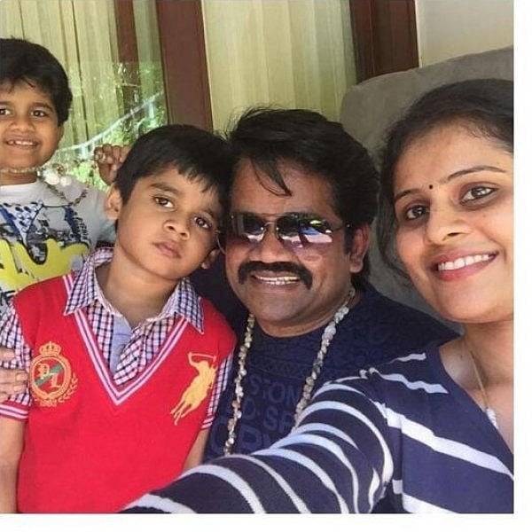 பணம் வேணாம். உங்க ஆசீர்வாதம் போதும்னு சொன்னா! - ரித்தீஷ் மனைவிக்காகக் ...