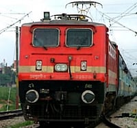 ரயில் பார்சல் கட்டணம் 25 சதவீதம் உயர்வு! | Train parcel fair raised - Vikatan