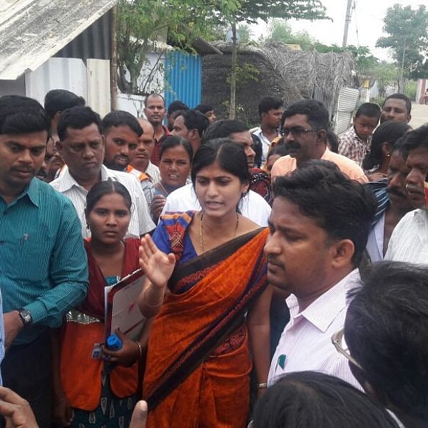 'கழிப்பிட வசதியே இல்லை; திறந்தவெளியில்தான் மலம் கழிக்கிறோம்'- கலெக்டர் ...