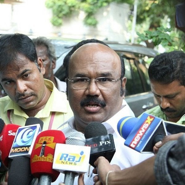 `அ.தி.மு.க ஒரு சிங்கம்; அதன்மீது ஒரு கொசு உட்கார்ந்துவிட்டது!' - ஜெயக்குமார் விமர்சனம் ...