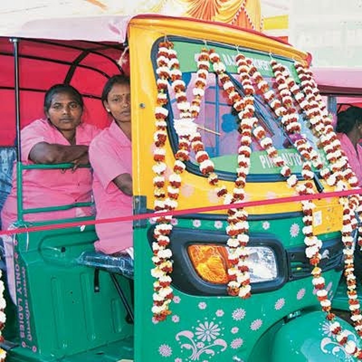 மும்பையில் 'பிங்க்' ஆட்டோவுக்கு ஏன் அவ்வளவு வரவேற்பு? | Mumbai's First ...