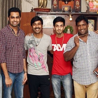 அனிருத்துக்கு தனுஷ் கொடுத்த பரிசு | Actor DHANUSH gifted gold chains to ...