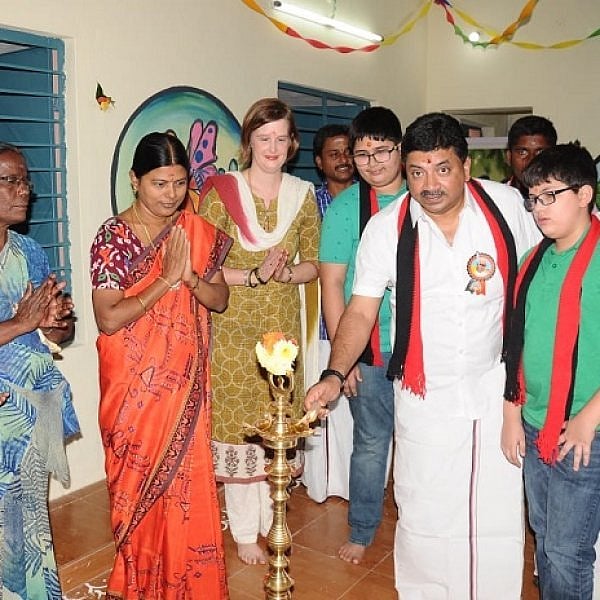குழந்தைகளைக் கவர ஊட்டி மலைரயில் வடிவத்தில் அங்கன்வாடி! - அசத்தும் எம் ...