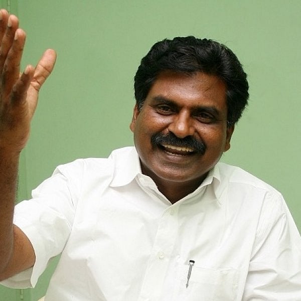 `மணல் திருட்டு நடப்பதாக எம்.பி மனு கொடுத்தால் அமைச்சர் கோவப்படுகிறார் ...