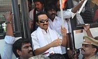 சிறை நிரப்பும் போராட்டம்: கைதான திமுகவினர் விடுதலை! | DMK jail fill ...
