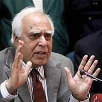 பொய்யில் அரசியல் செய்கிறார் நரேந்திர மோடி: அமைச்சர் கபில் சிபில் ...