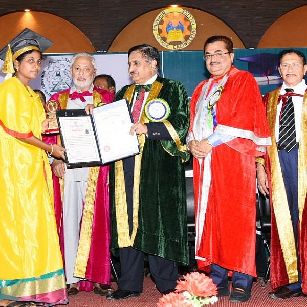 `மாணவர்கள் நீதி, நேர்மை தவறாதவர்களாக இருக்க வேண்டும்!’ - அண்ணா ...