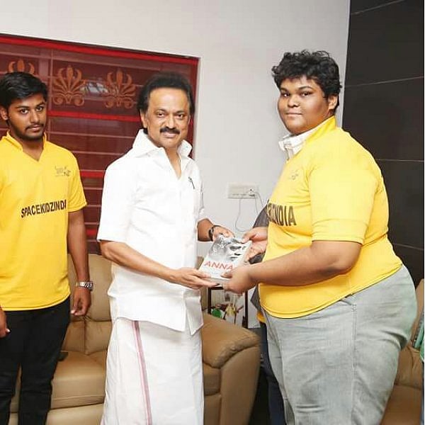 'சாட்டிலைட்' சாதனையாளர் ரிஃபாத் ஷாரூக்கை நேரில் வாழ்த்திய ஸ்டாலின்! | M ...