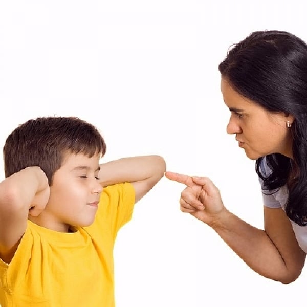 அடம்பிடிக்கும் குழந்தைகளைச் சமாளிப்பது எப்படி? | How to manage adamant ...