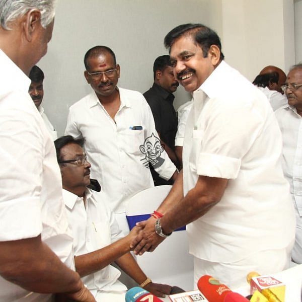 ` 4 தொகுதிகளைவிட 18 தான் முக்கியம்!’ - என்ன நடந்தது அ.தி.மு.க - தே.மு ...