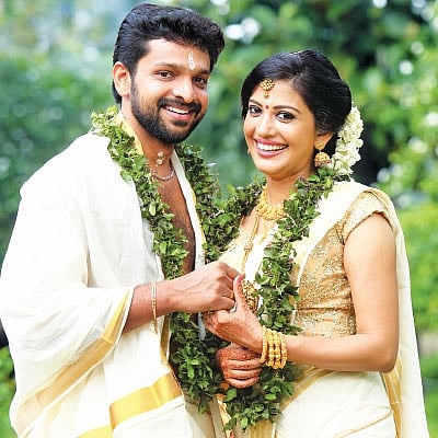 Aval manamagal - 01 January 2016 - நட்சத்திர தம்பதிகள்! | VIP Wedding ...