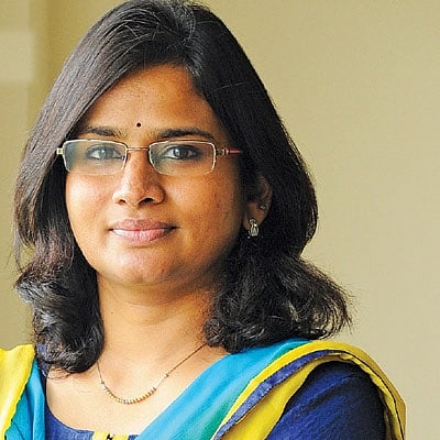 Aval Vikatan - 01 November 2016 - ஃபயர் ஃபைட்டர்ஸ் | Fire Service Priya ...