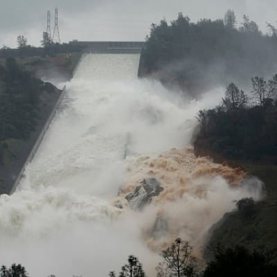 எப்போதும் உடையலாம்... அச்சுறுத்தும் அமெரிக்க அணை! #OrovilleDam ...
