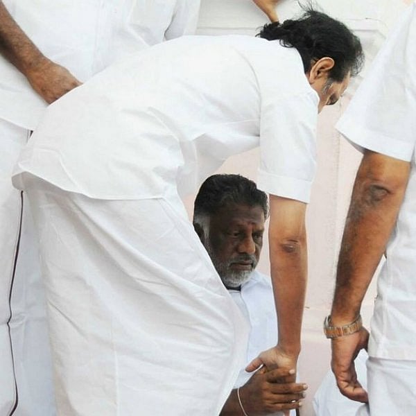 `அந்த நாள் வரட்டும்; அன்று முடிச்சு அவிழ்க்கப்படும்!'- ஓபிஎஸ் குறித்து ...