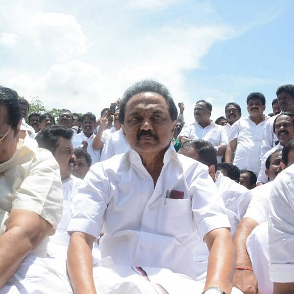 ’மாப்பிள்ளை இவர்தான், ஆனால் இவரின் சட்டை என்னுடையது’ - படத்தின் ...