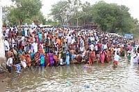 தமிழகம் முழுவதும் இன்று ஆடிப்பெருக்கு விழா - புகைப்படத் தொகுப்பு ...