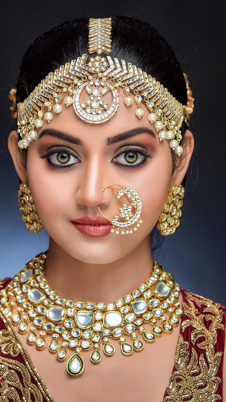 Aval manamagal - 01 October 2017 - பிக் பாஸ் - பாகுபலி - கான்செப்ட் ...