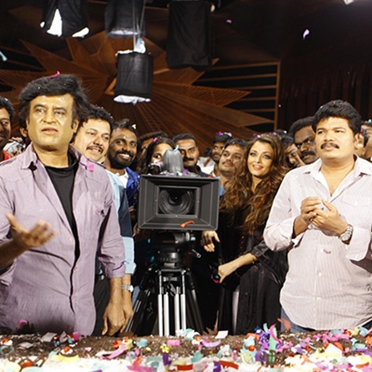 எளிமையாக நடந்த பிரமாண்ட எந்திரன்2 தொடக்கவிழா? | Endhiran 2 movie ...