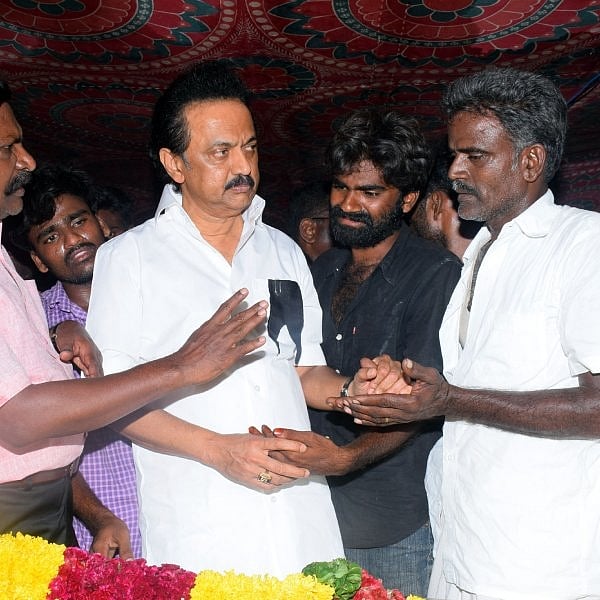 'அனிதா உங்கள் மகள் அல்ல, நீட்டை எதிர்க்கும் தமிழகத்தின் மகள் ...