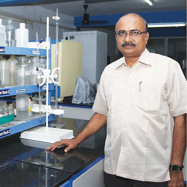 Nanayam Vikatan - 03 December 2017 - அன்று 10 பேர்... இன்று 170 பேர் ...