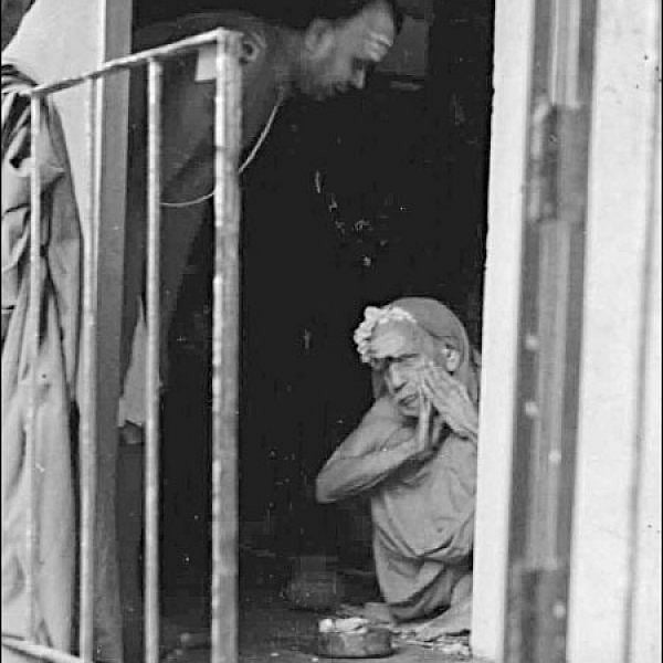 Sakthi Vikatan - 29 August 2017 - கயிலை காலடி காஞ்சி! - 31 - கருணை ...