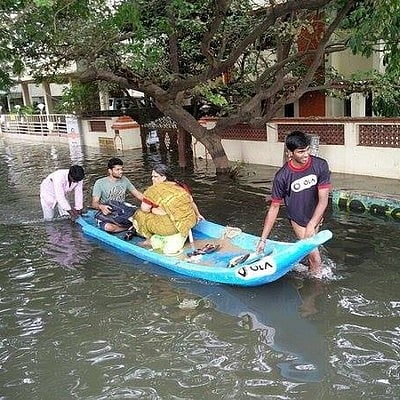 தத்தளிப்பவர்களுக்கு கை கொடுக்கும் ஓலா! (படங்கள்) | Boat service on Ola ...